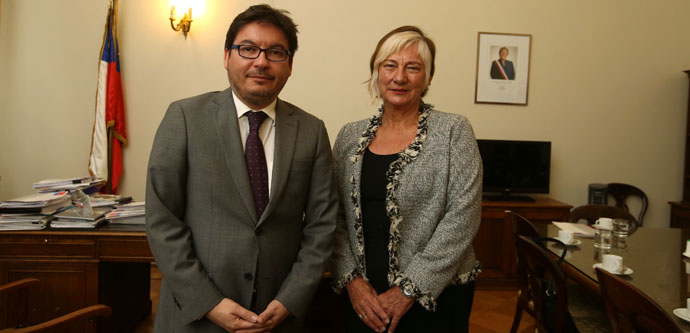 Compartiendo la legislación indígena australiana en Chile